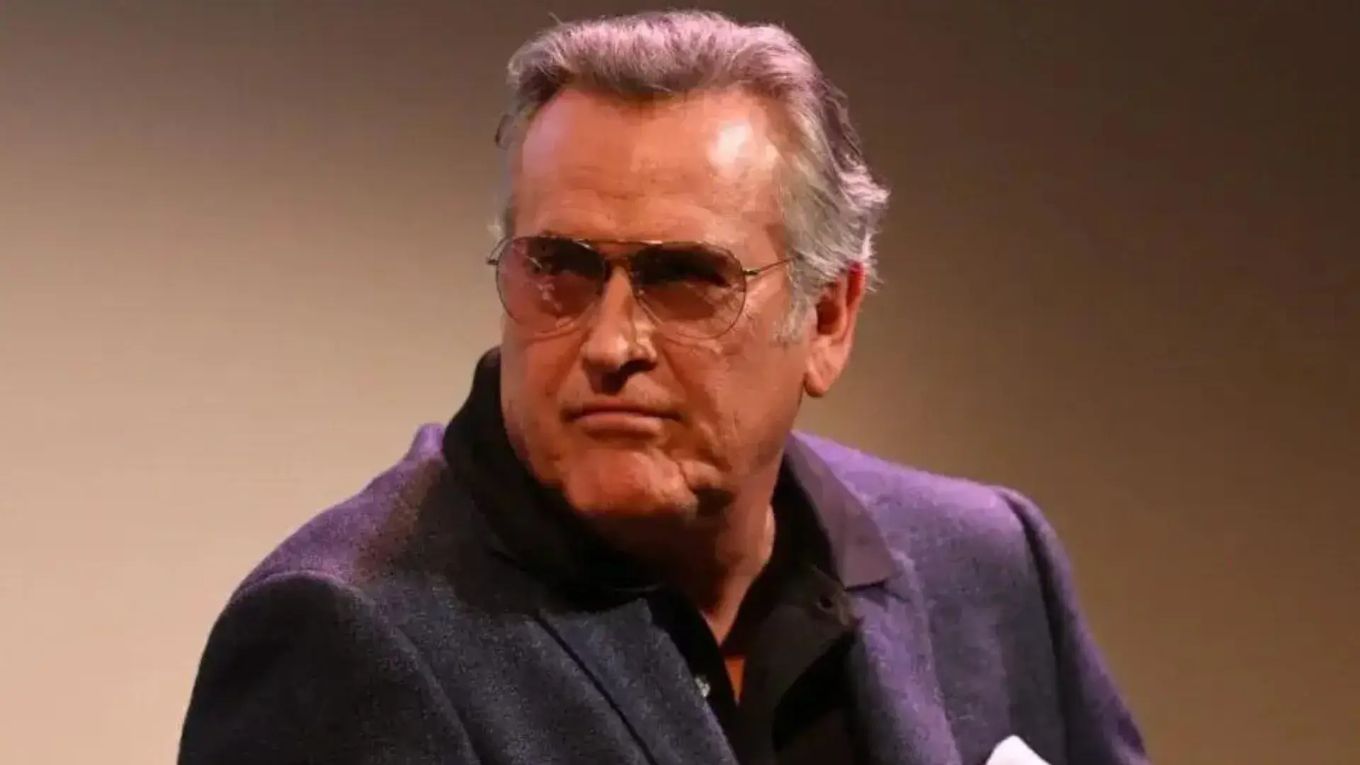 ¡bruce Campbell Se Pelea Durante Premiere De Evil Dead Rise